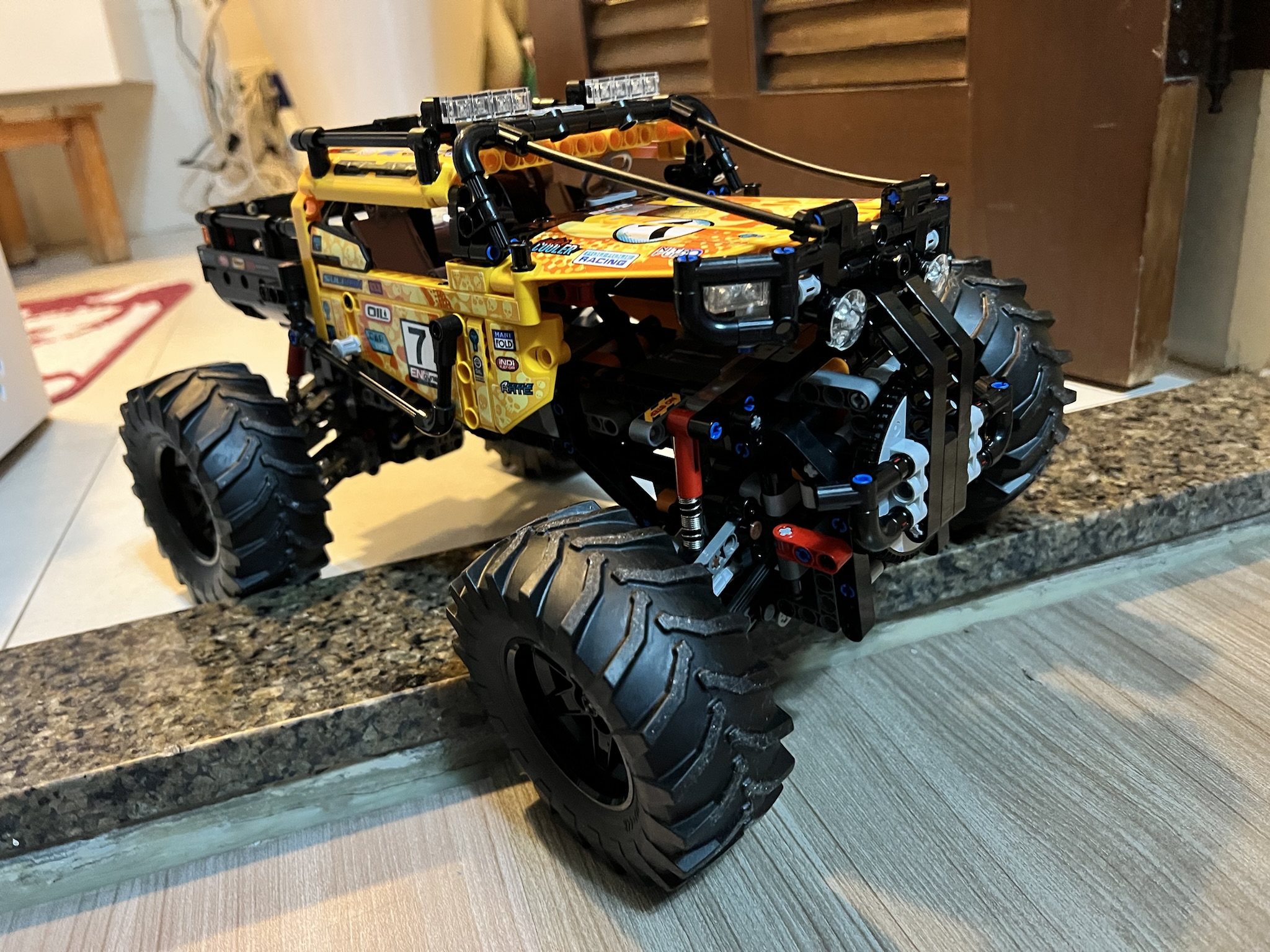 LEGO-42099 4×4 X treme Off Roader – Neo Insight