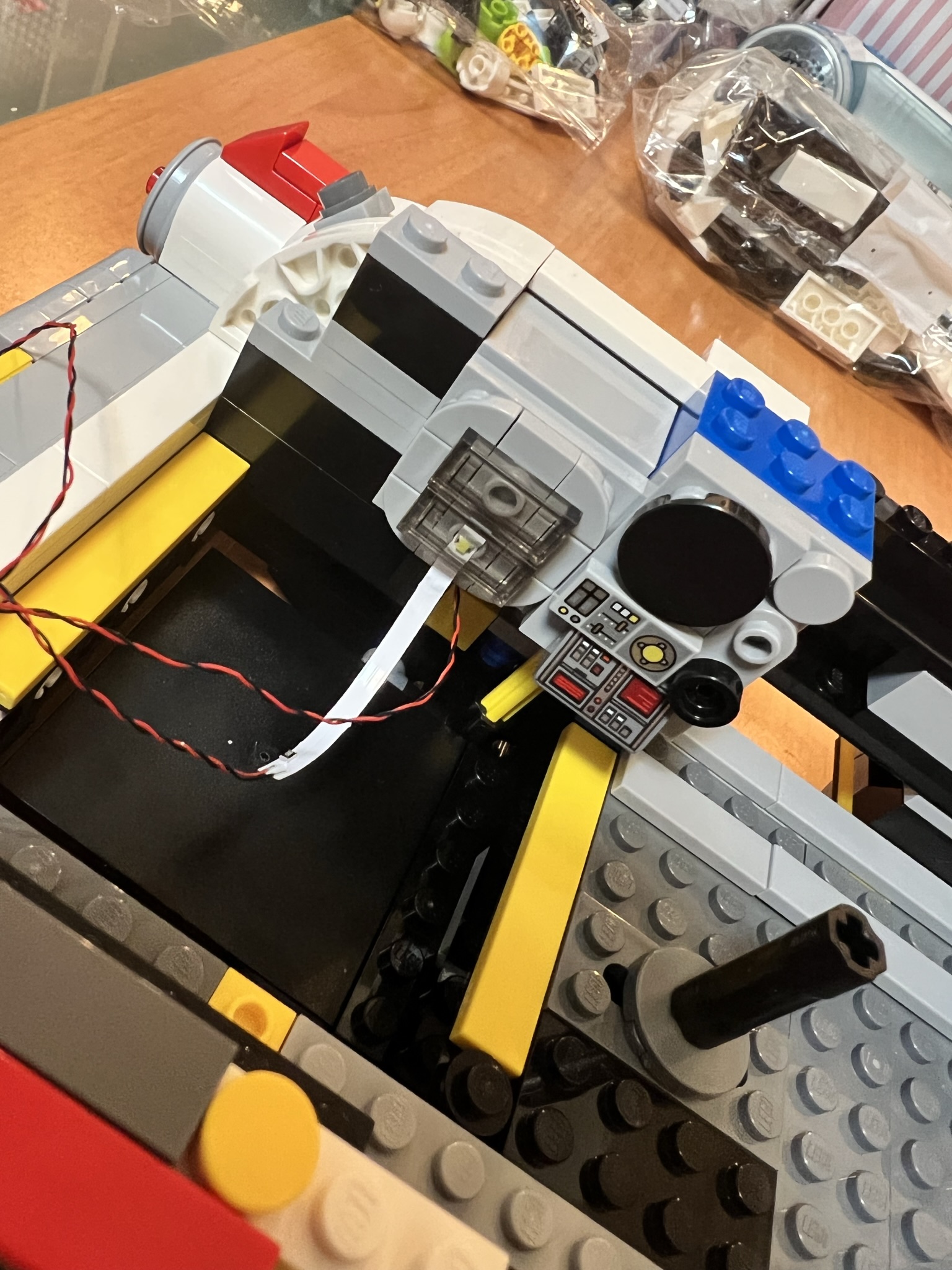 LEGO-10274 Ghostbusters™ ECTO-1 – Neo Insight