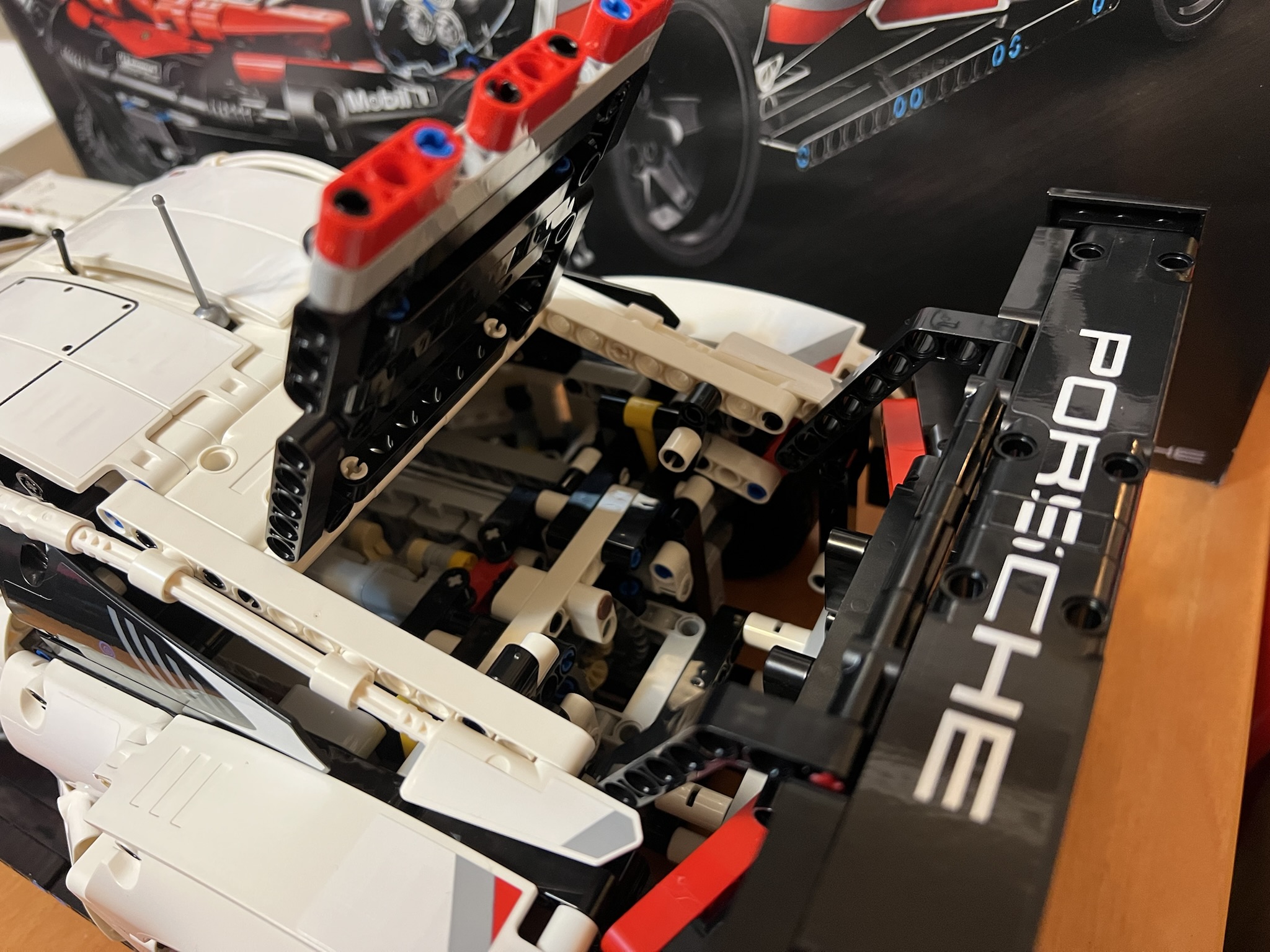 LEGO-42096 Porsche 911 RSR – Neo Insight