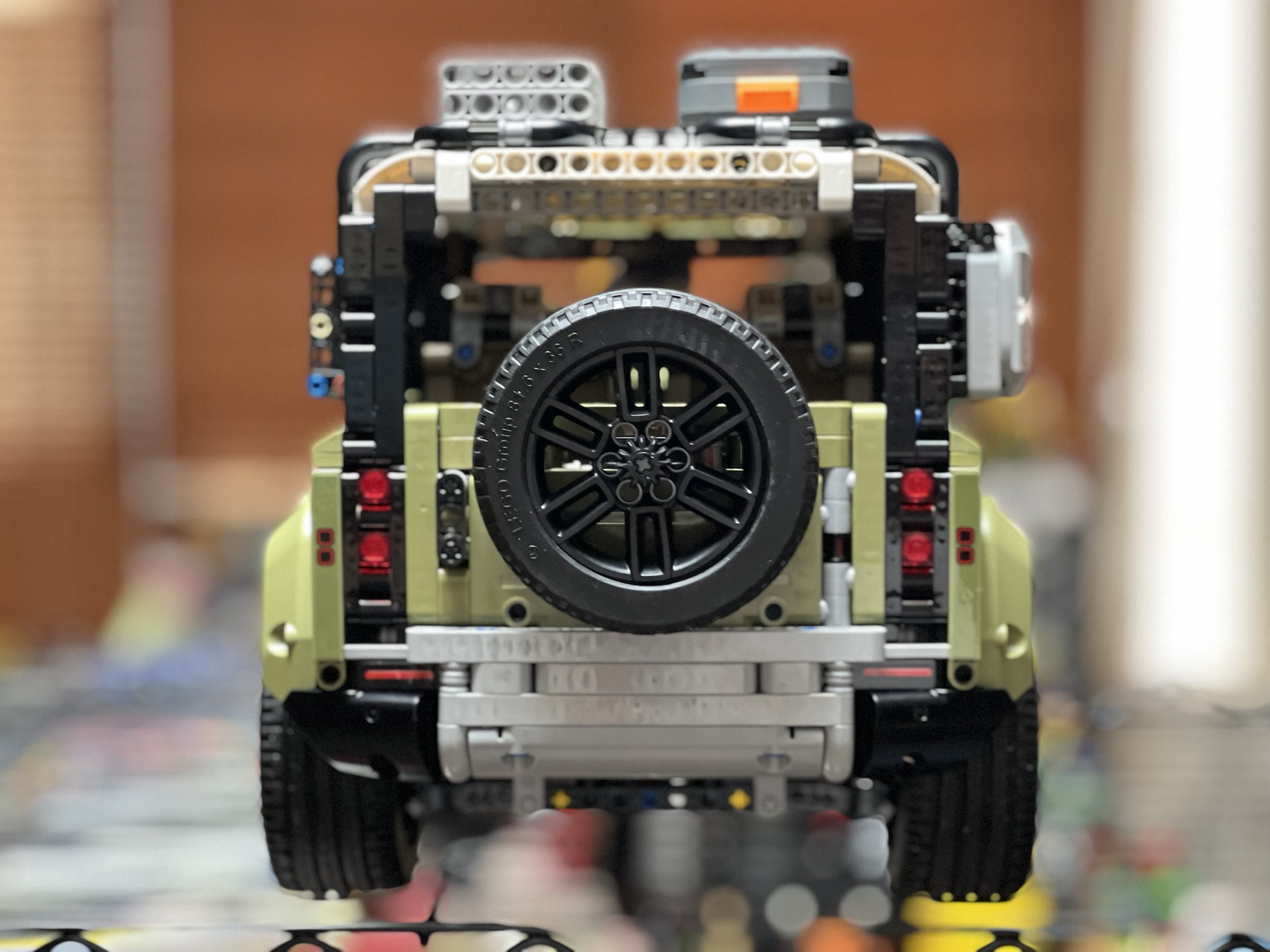 LEGO-42110 Land Rover Defender – Neo Insight