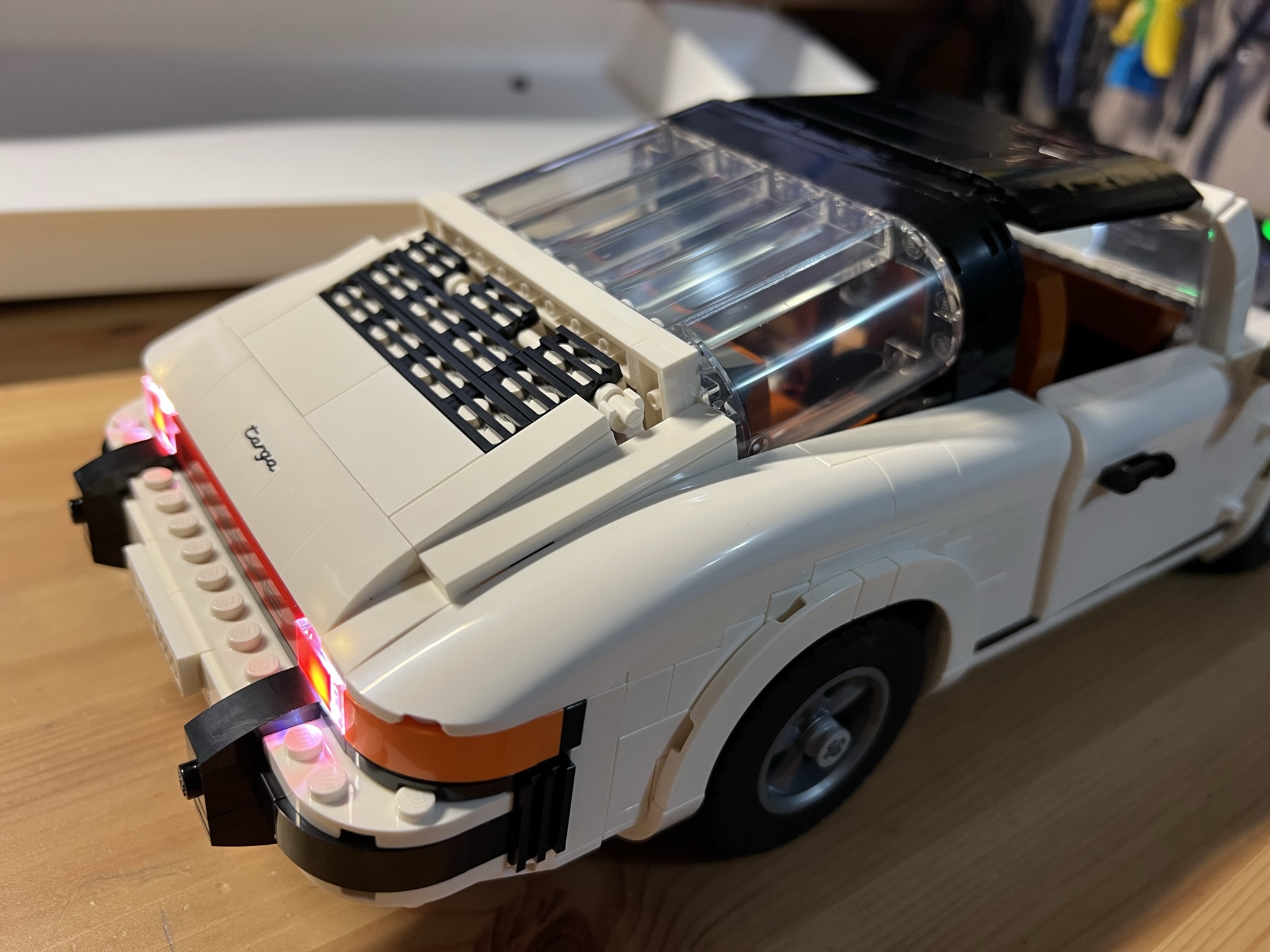 LEGO-10295 Porsche 911(Targa Edition) – Neo Insight
