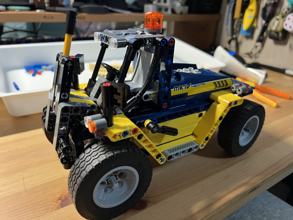 LEGO-42079 Heavy Duty Forklift – Neo Insight