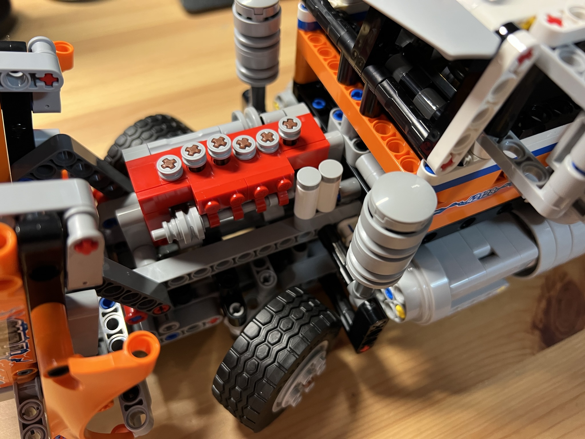 LEGO-42128 Heavy-Duty Tow Truck – Neo Insight