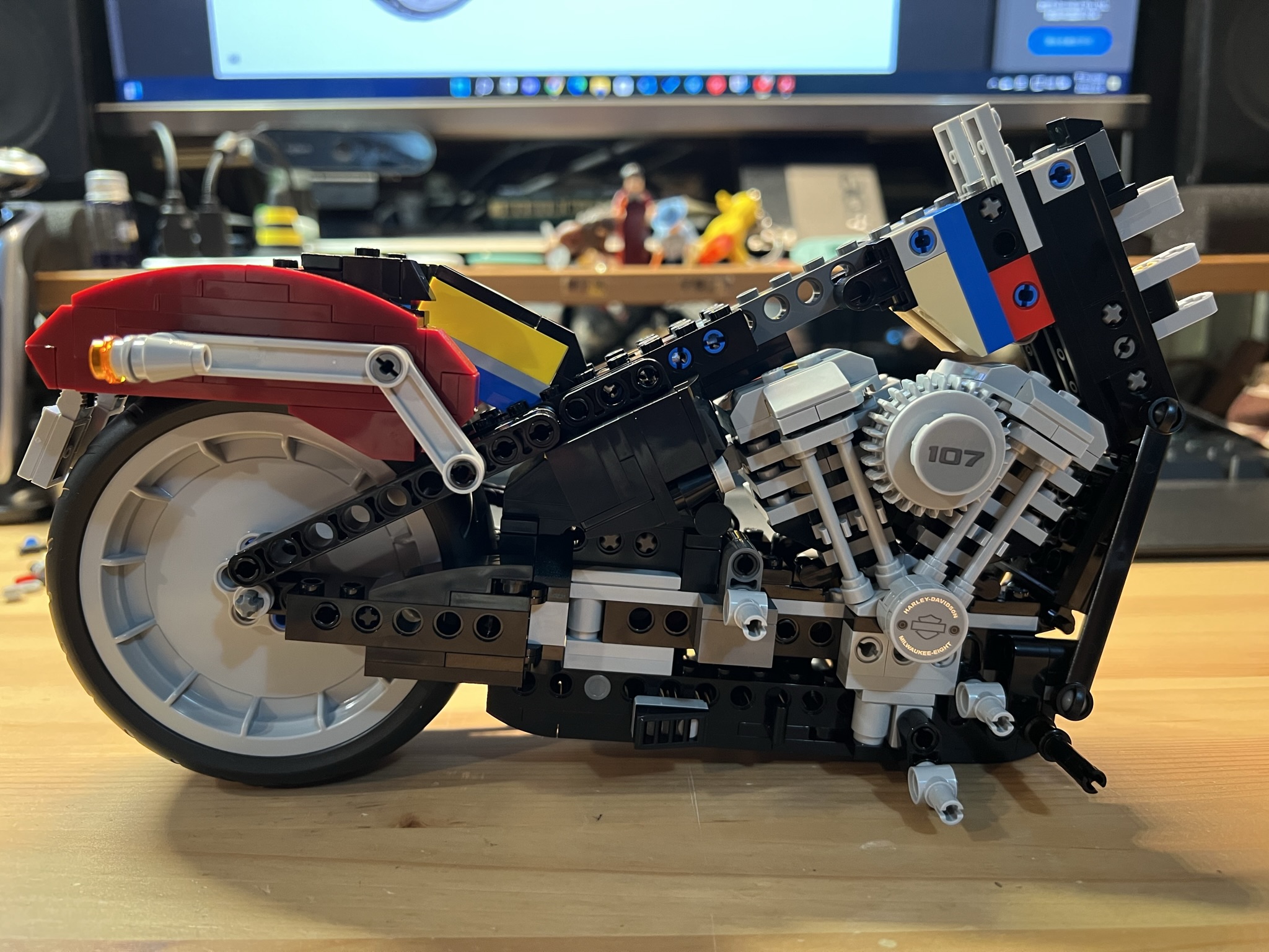 LEGO-10269 Harley-Davidson Fat Boy – Neo Insight