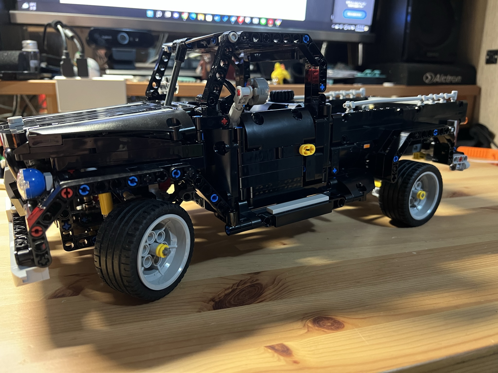 LEGO-42111 Moc Vintage Custom Pickup – Neo Insight