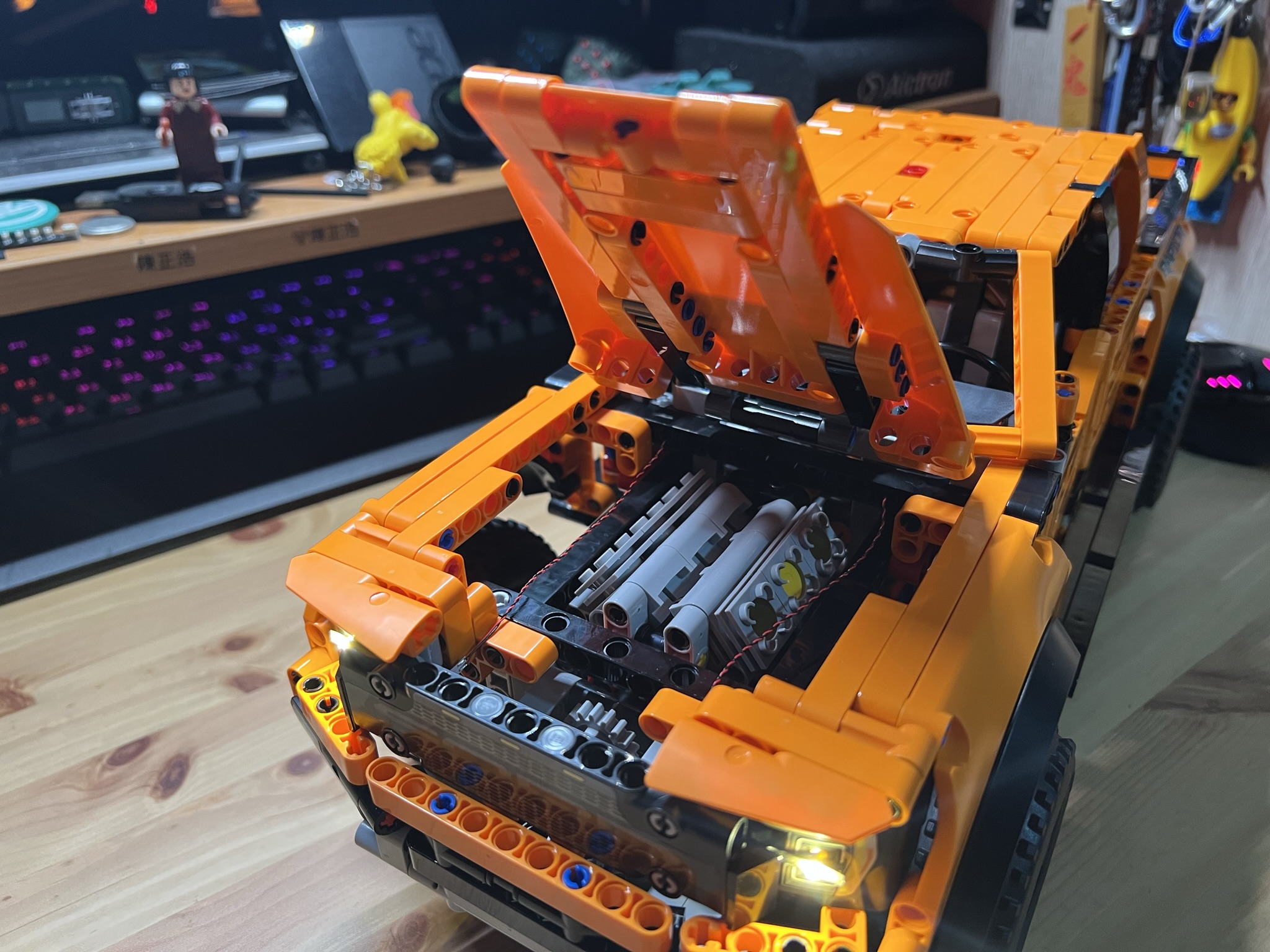 LEGO-42126 Ford F-150 RAPTOR – Neo Insight